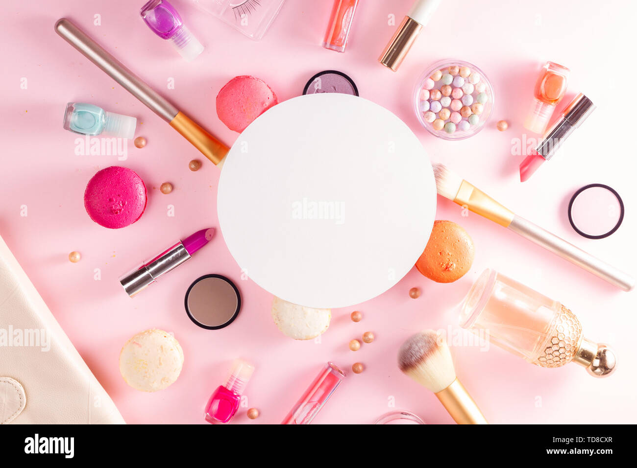 Macaroon products hi-res stock photography and images - Alamy