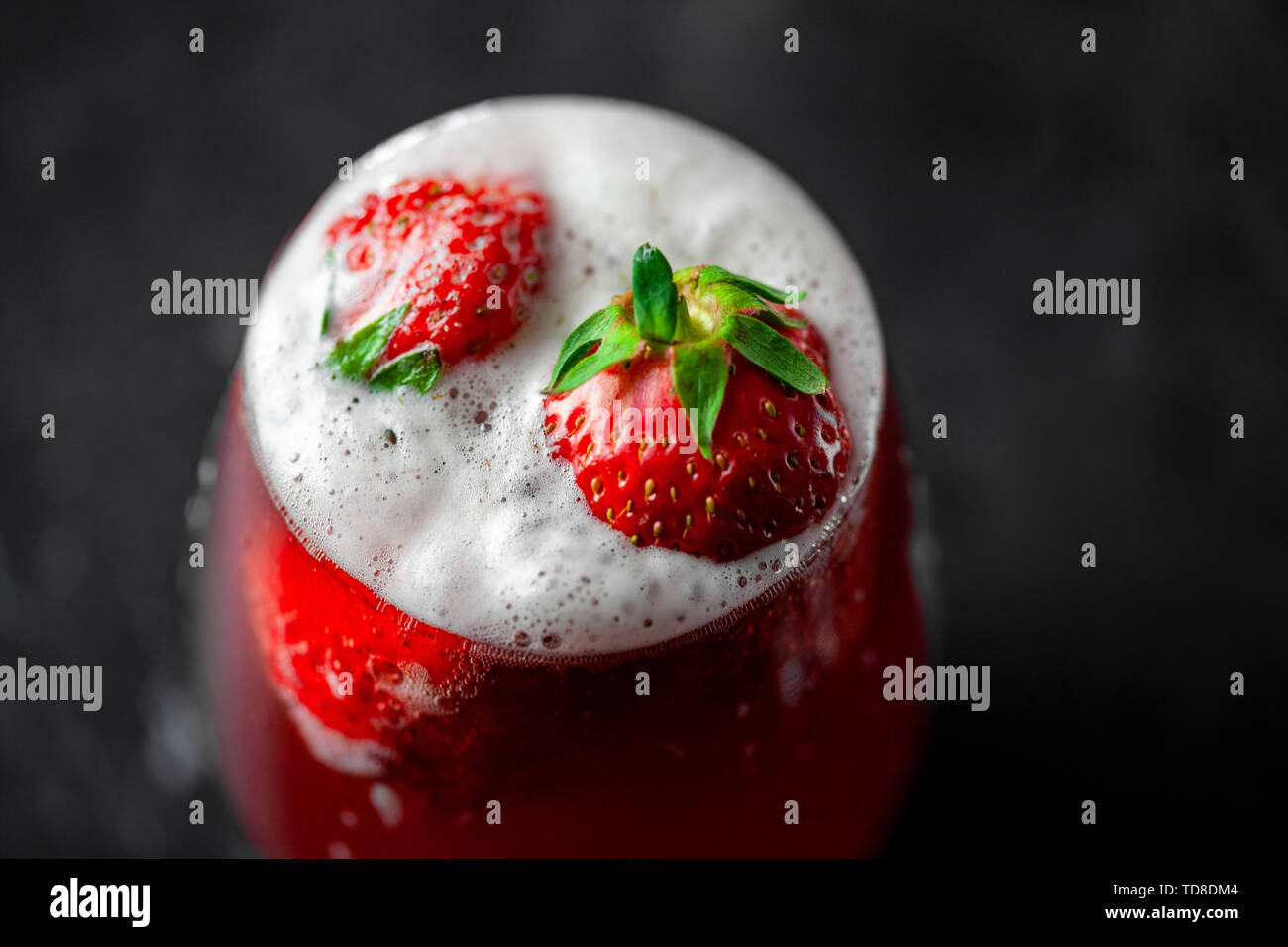 Strawberry beer in the Belgian beer kingdom, women's taste, low degree ...