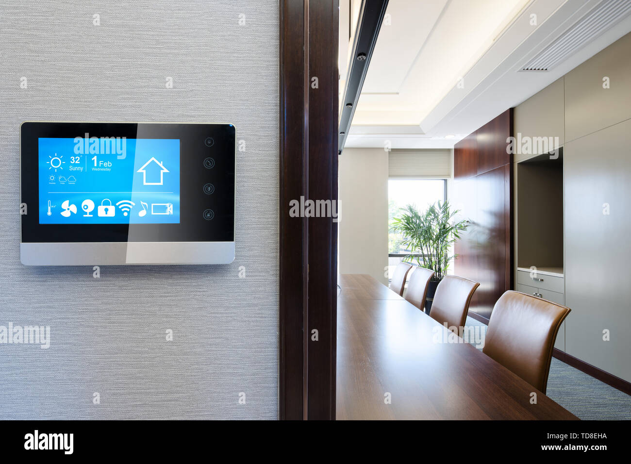 Smartscreen hi-res stock photography and images - Alamy