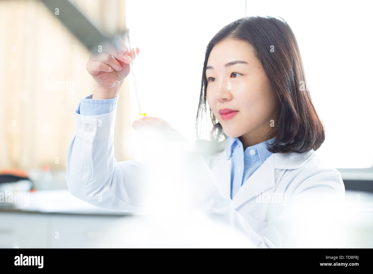 Science beautiful student chemistry hi-res stock photography and images ...