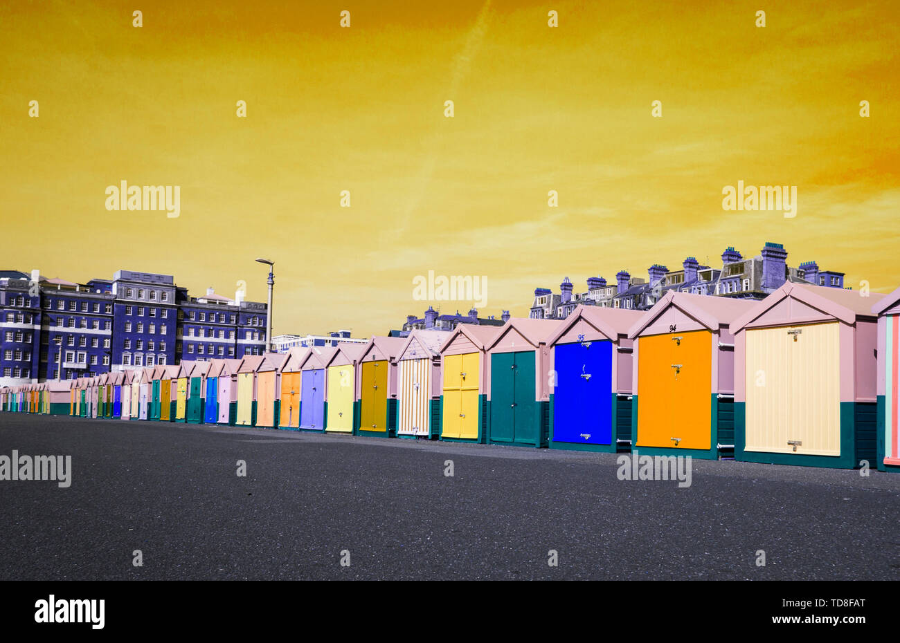 Brighton beach houses regency hi-res stock photography and images - Alamy