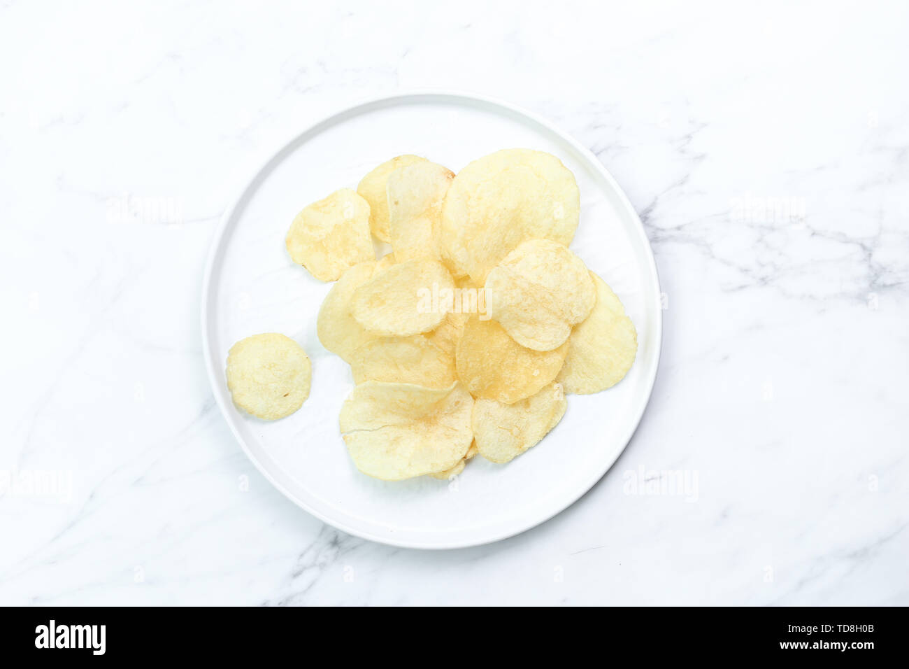 Potato potatoes crisps chips one hi-res stock photography and images ...