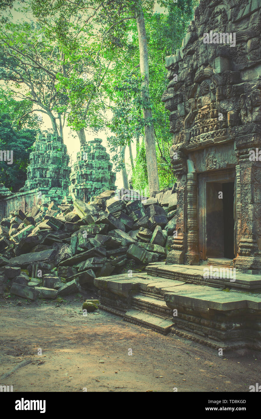 Angkor style temple hi-res stock photography and images - Alamy