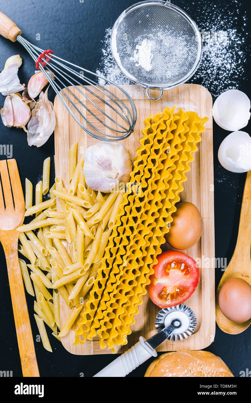 dry pasta spaghetti with ingredient Stock Photo - Alamy