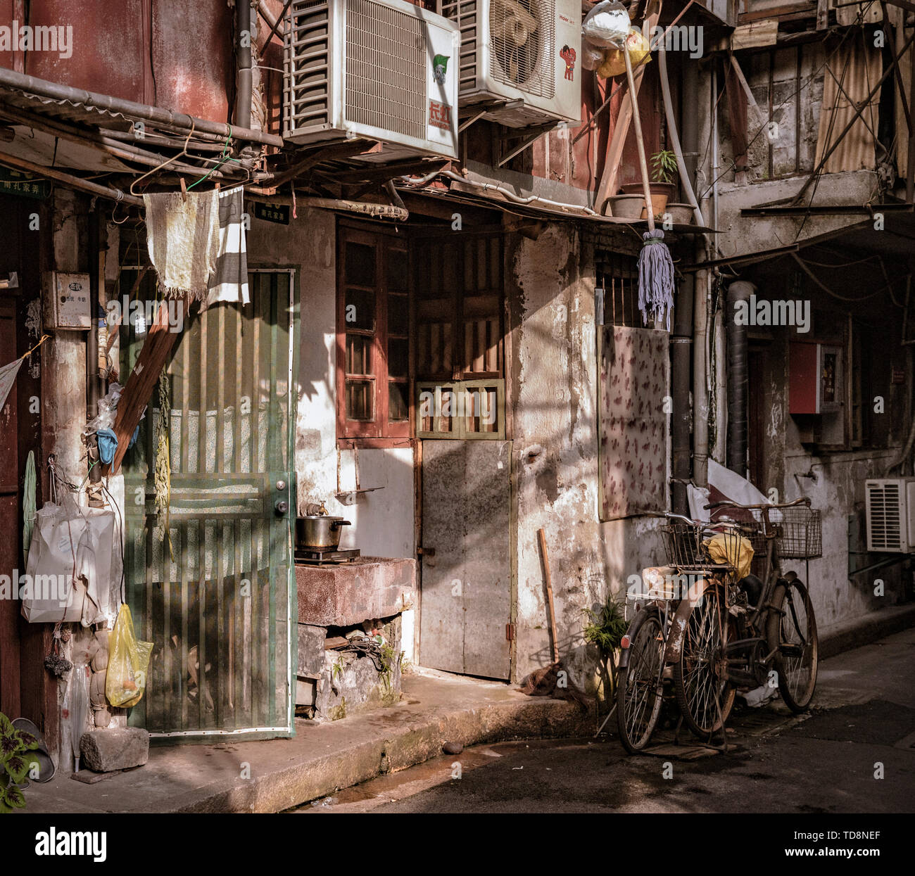 The rich market smell of the old street in Shanghai Stock Photo - Alamy