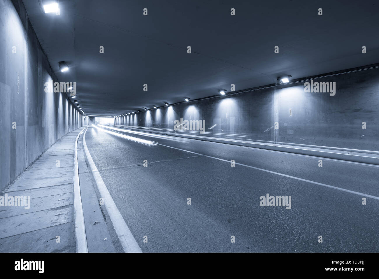 Fast traffic light perspective view long asphalt sports expressway hi ...