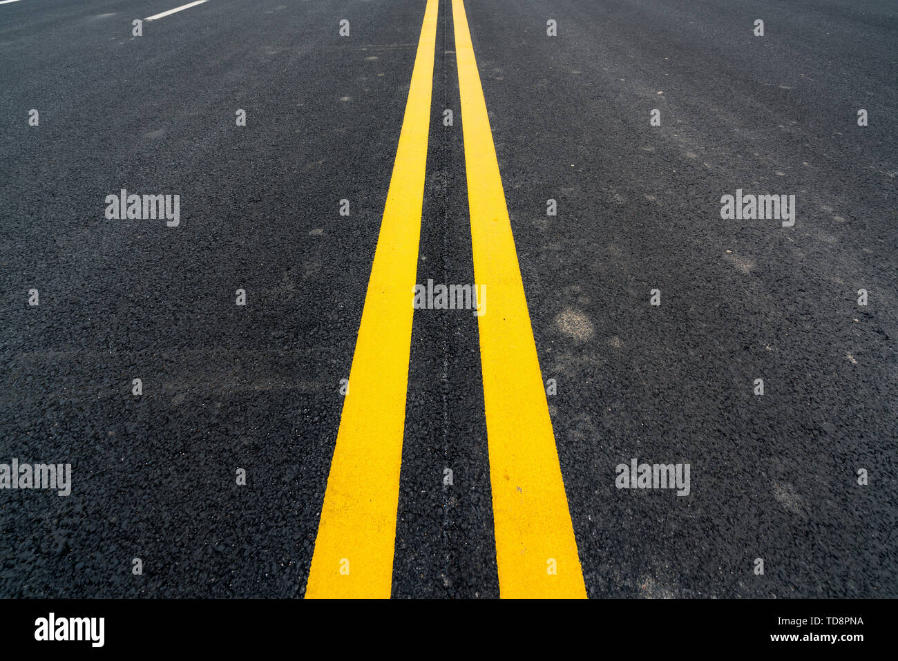 Road dividing line Stock Photo - Alamy