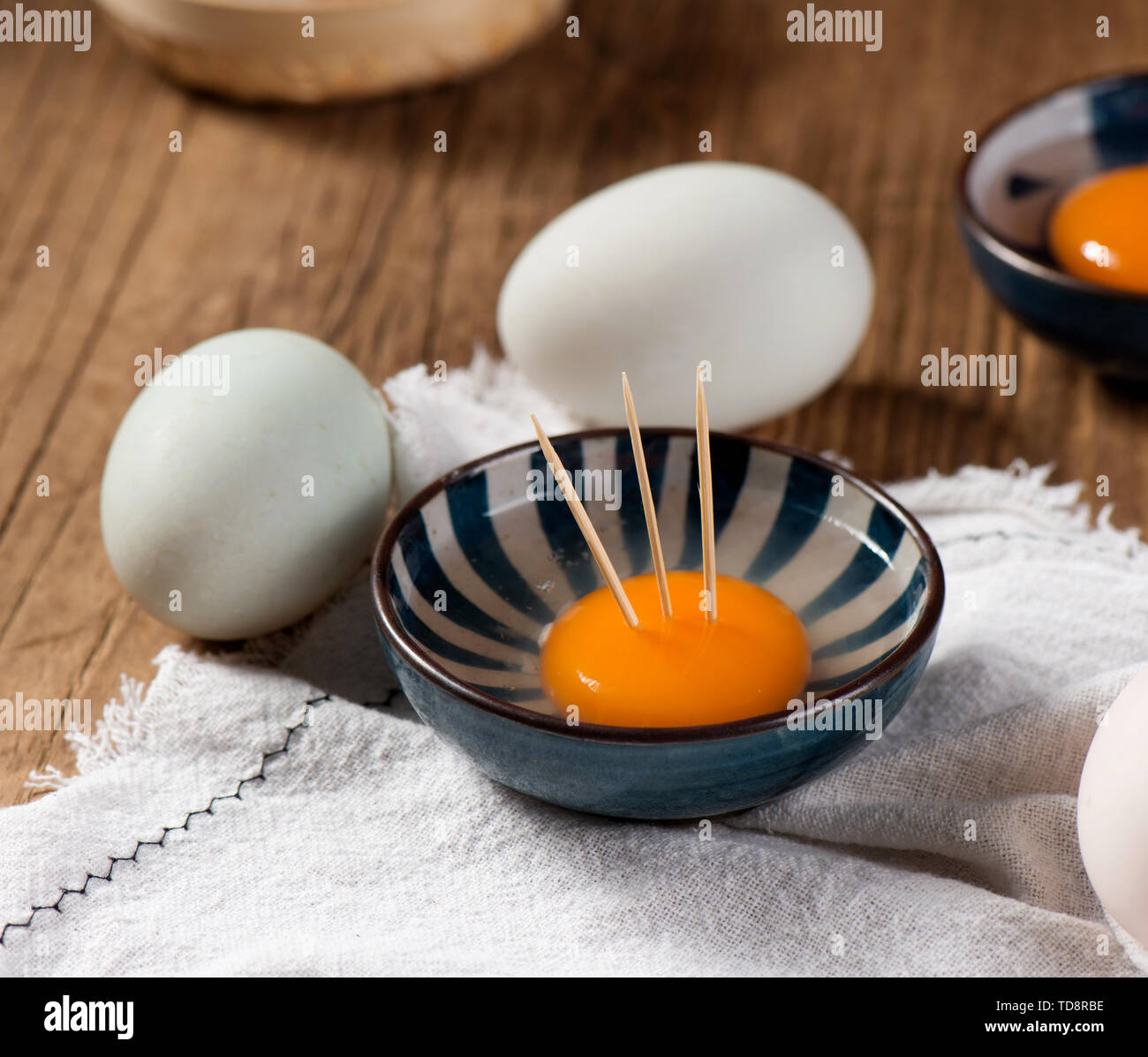Earthy eggs hi-res stock photography and images - Alamy