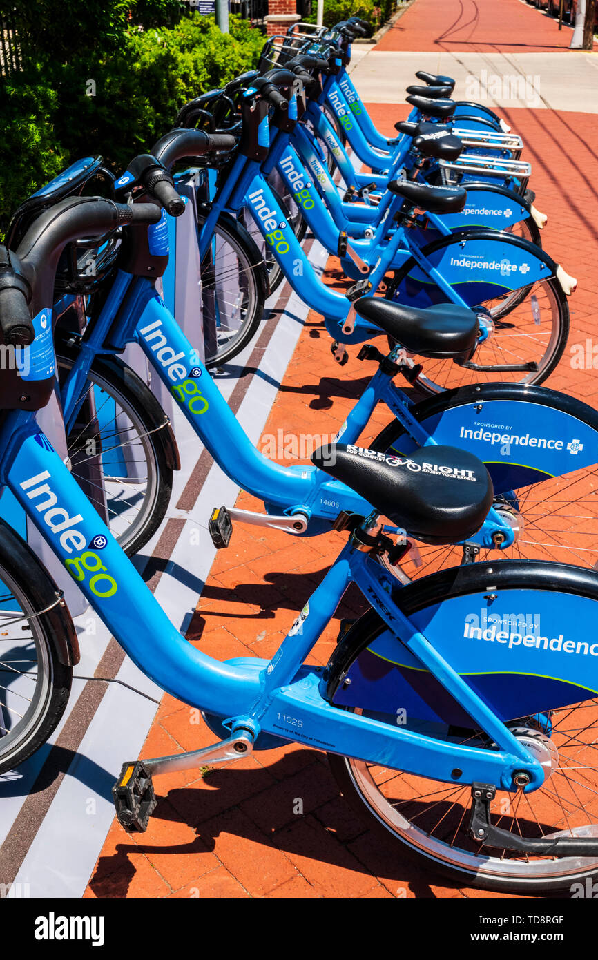 Rows of public rental bicycles; Philadelphia; Pennsylvania; USA Stock ...