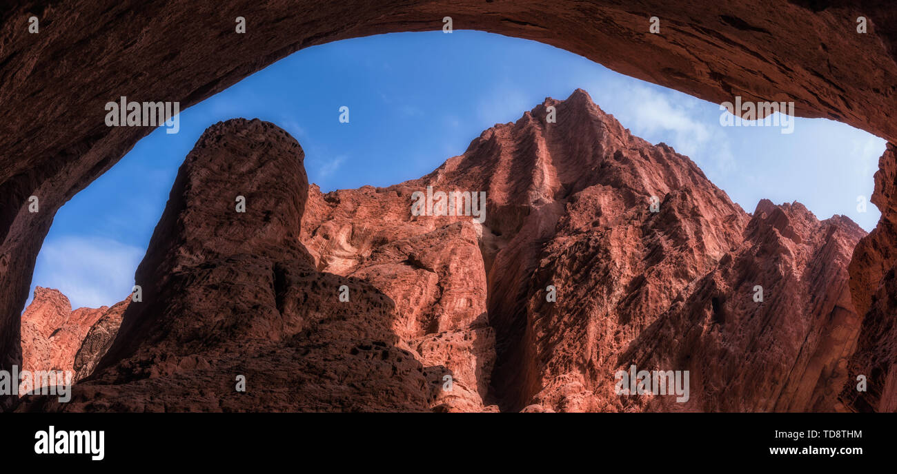 Scenery of the mysterious Grand Canyon in Kuqa Tianshan, Xinjiang Stock ...