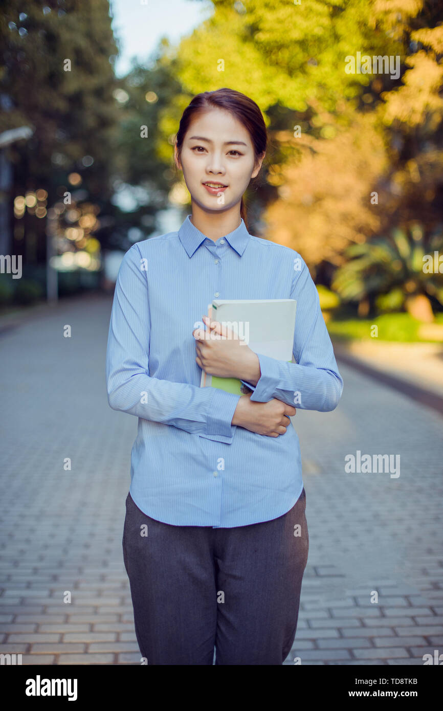 Chinese lady of shanghai hi-res stock photography and images - Alamy