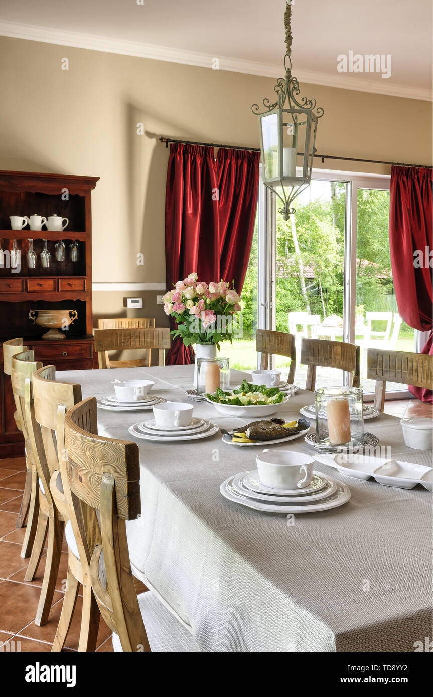 Irish traditional house floor plan hi-res stock photography and images ...