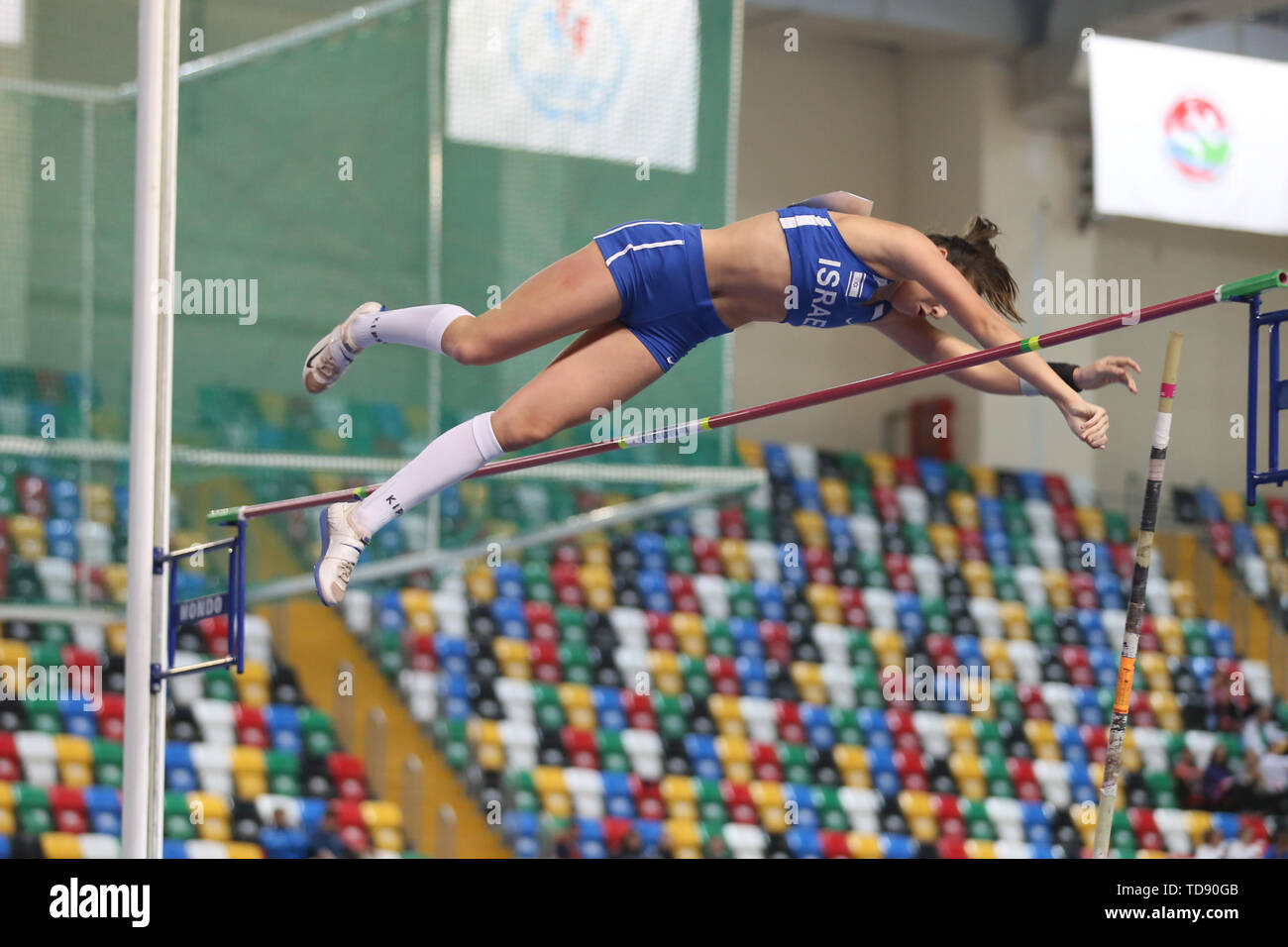 Pole Vaulter Jumping High Resolution Stock Photography and Images - Alamy
