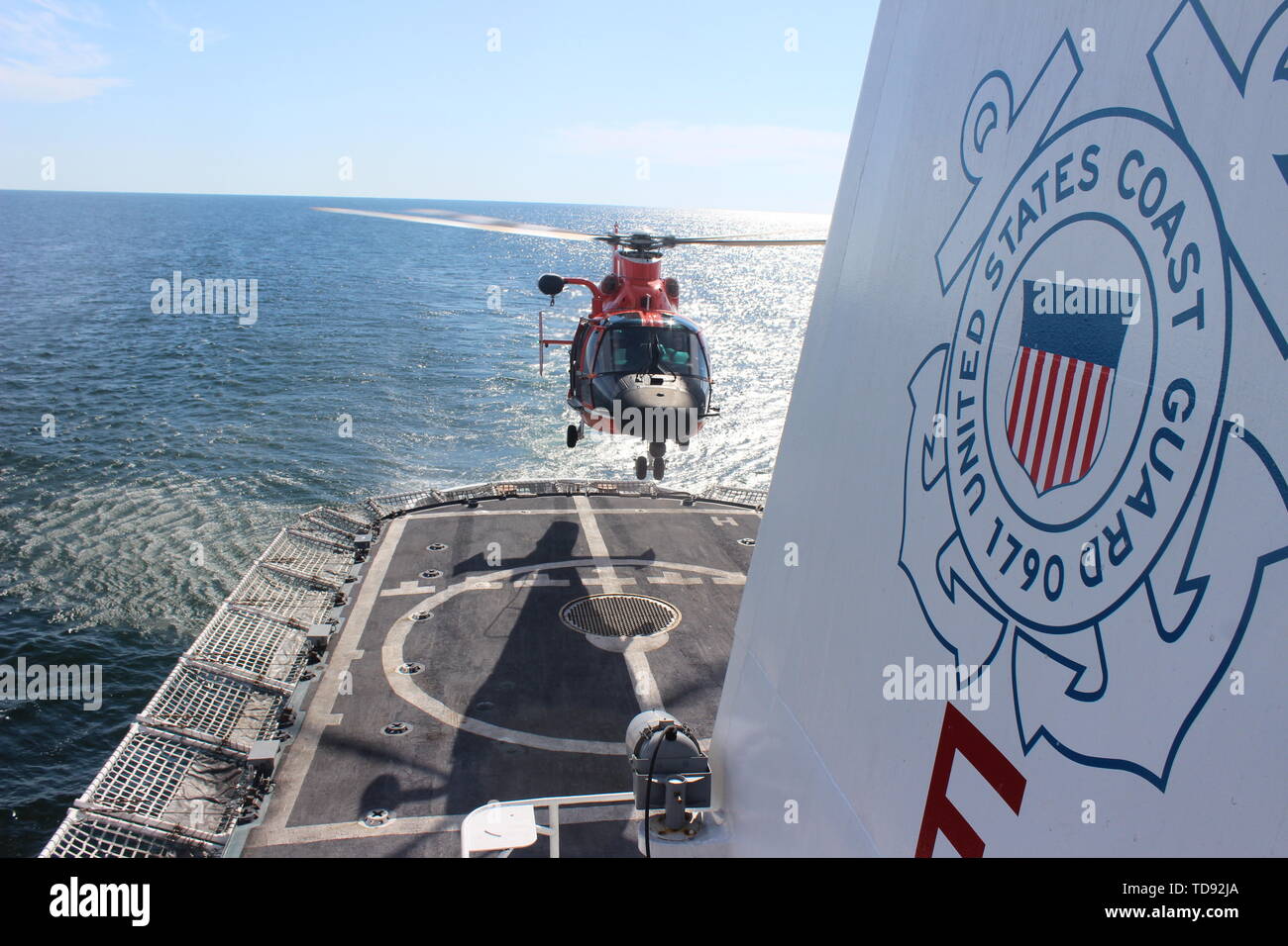 Coast guard cutter dauntless hi-res stock photography and images - Alamy