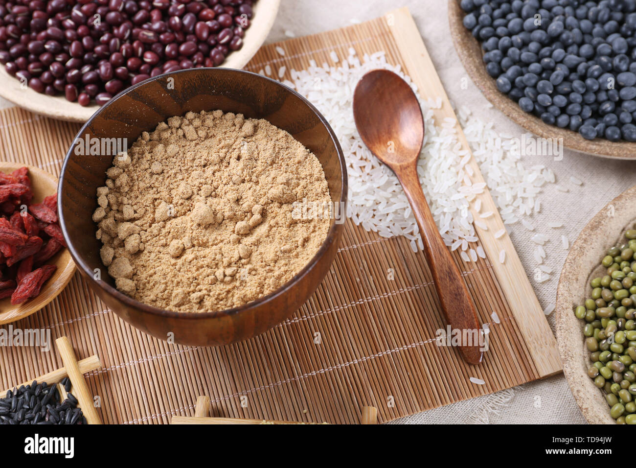 Grinds grains hi-res stock photography and images - Alamy
