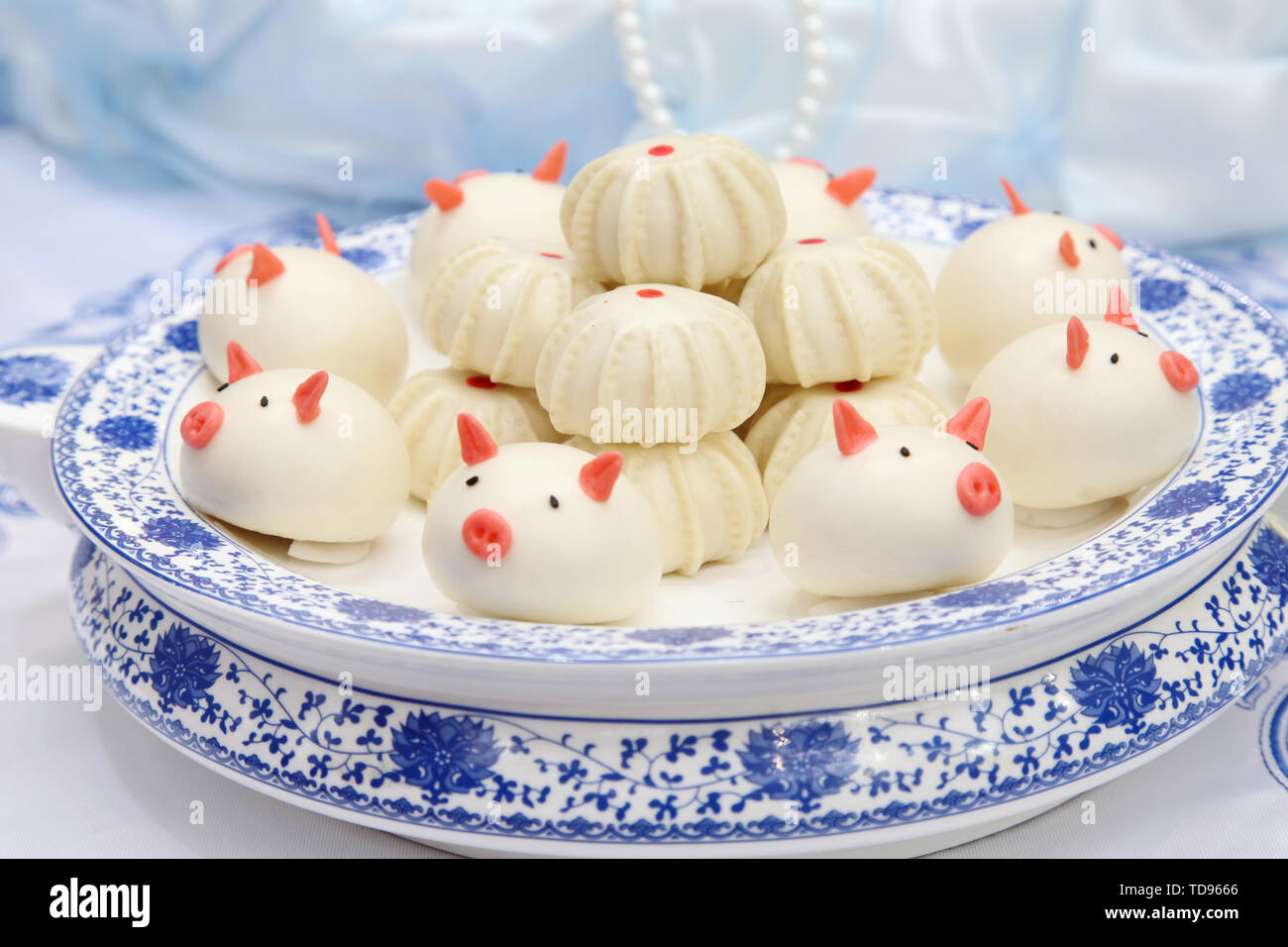 Animal shaped sweets hi-res stock photography and images - Alamy