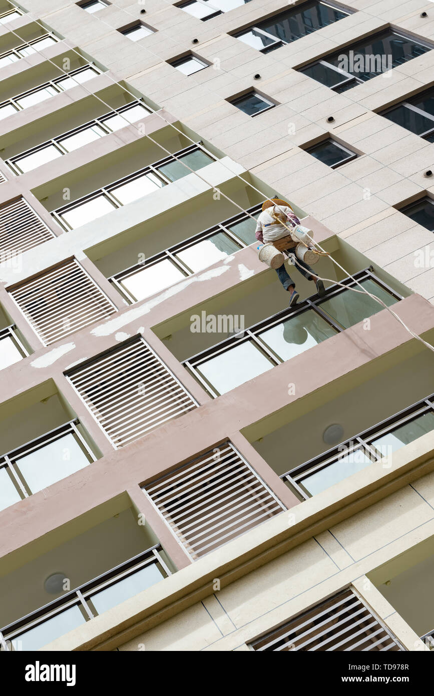 Safety harness and painting hi-res stock photography and images - Alamy