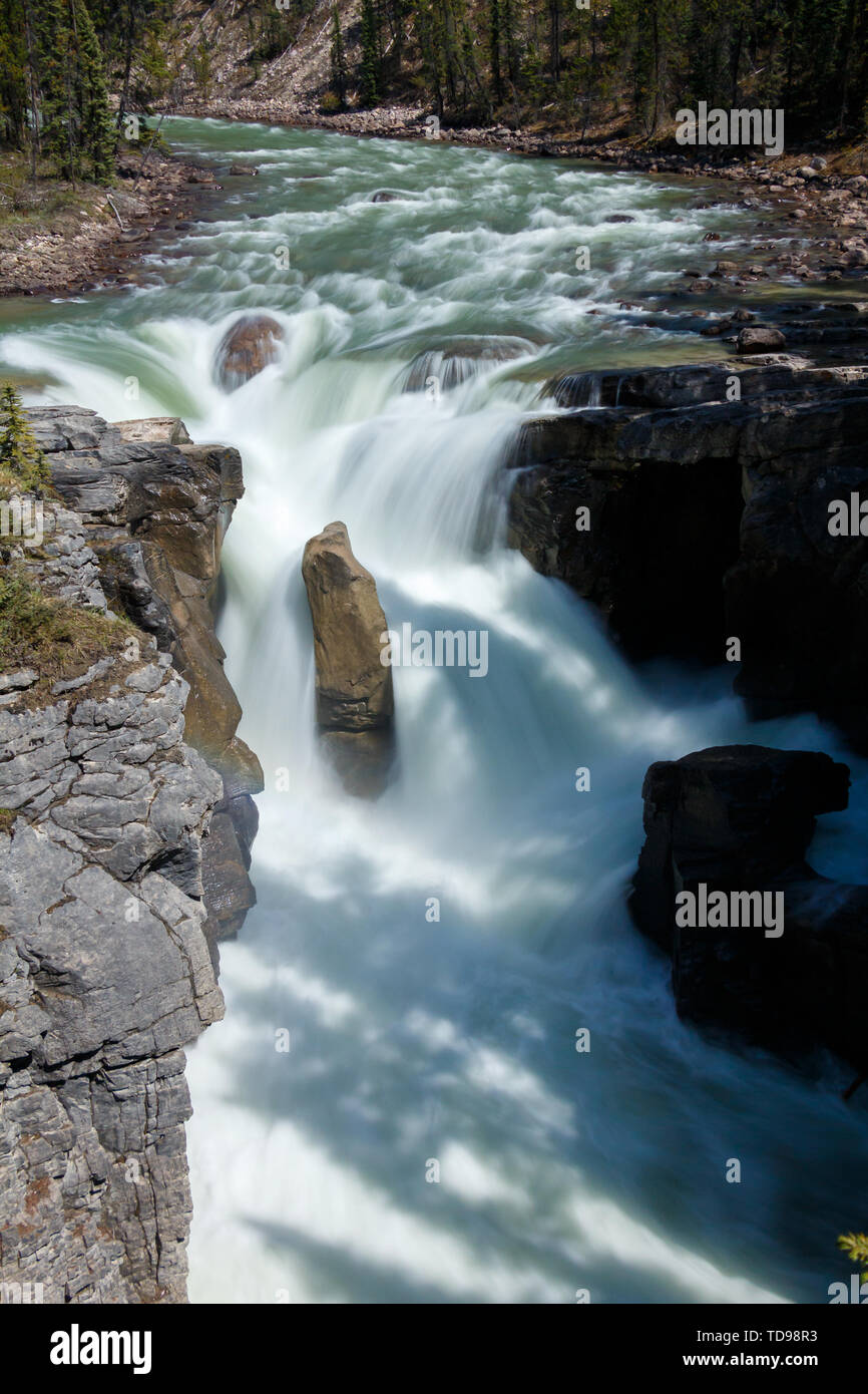 Fast running river hi-res stock photography and images - Alamy