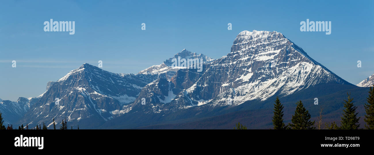 Imposing Mountain Range. High resolution panorama Stock Photo - Alamy