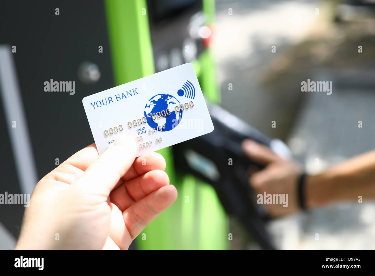 Hand hold icon credit card hi-res stock photography and images - Alamy
