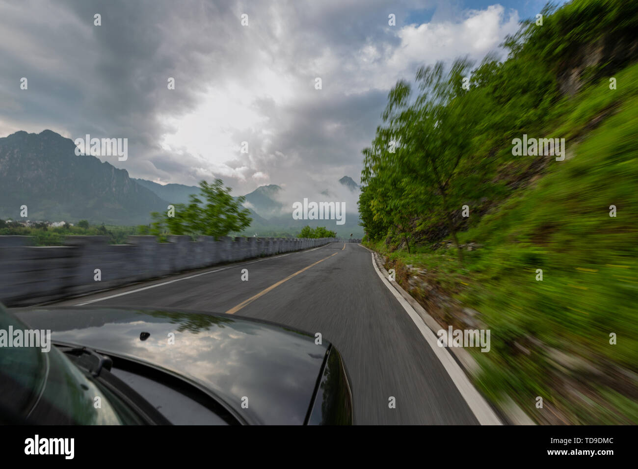 Dynamic pictures of flying Stock Photo - Alamy