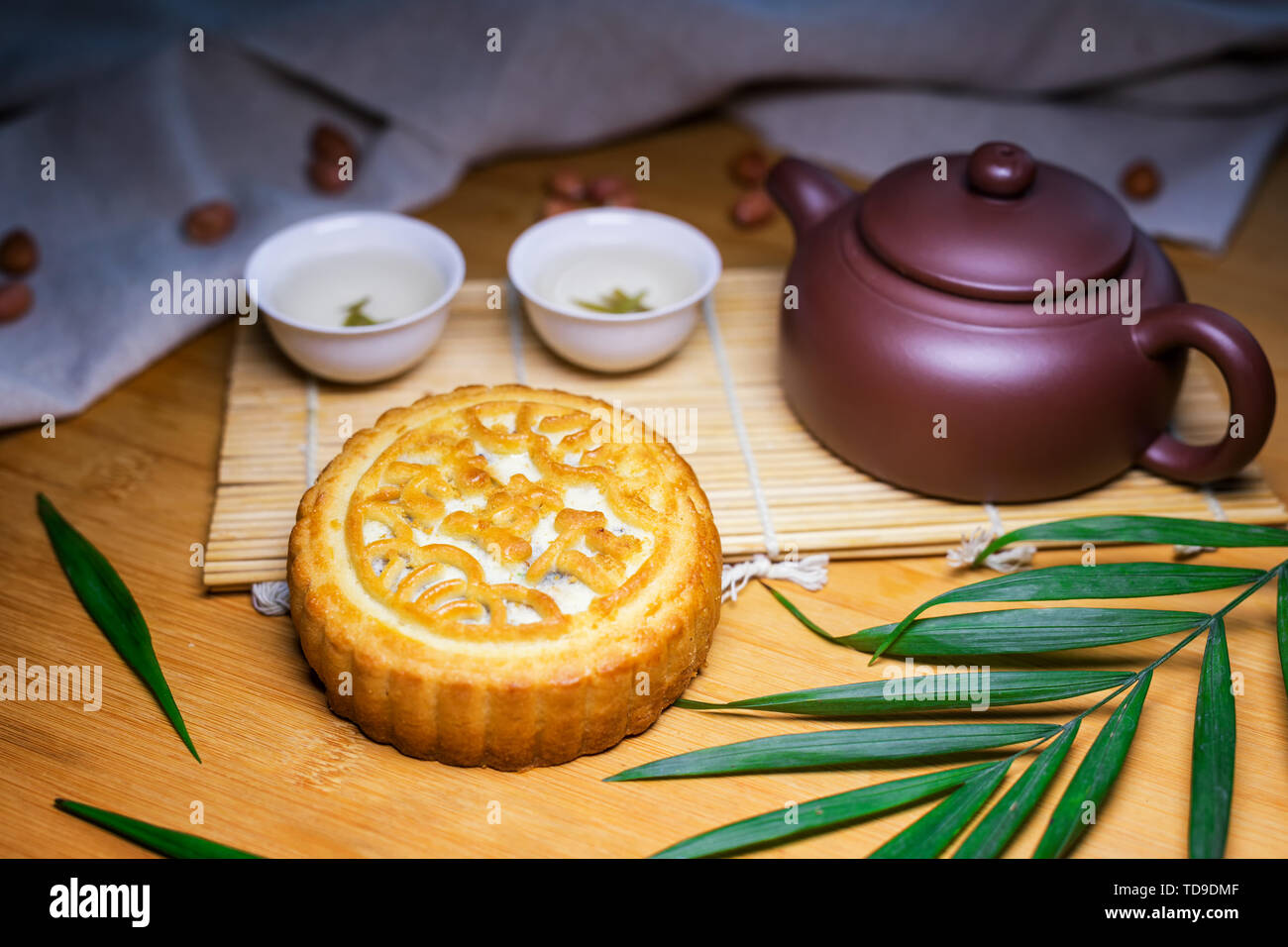 Chinese traditional cuisine Mid-Autumn Festival moon cake tea set Stock ...