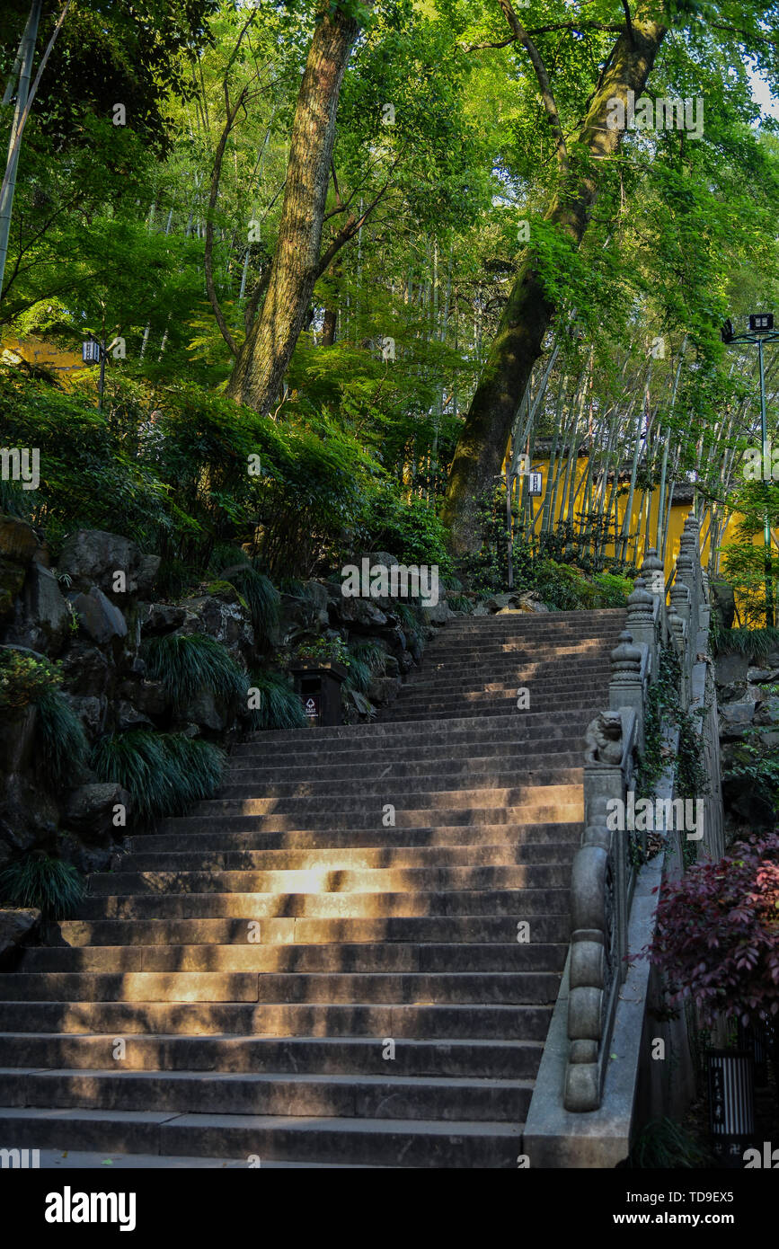 Lingyin Temple, Buddhism, architecture Stock Photo - Alamy