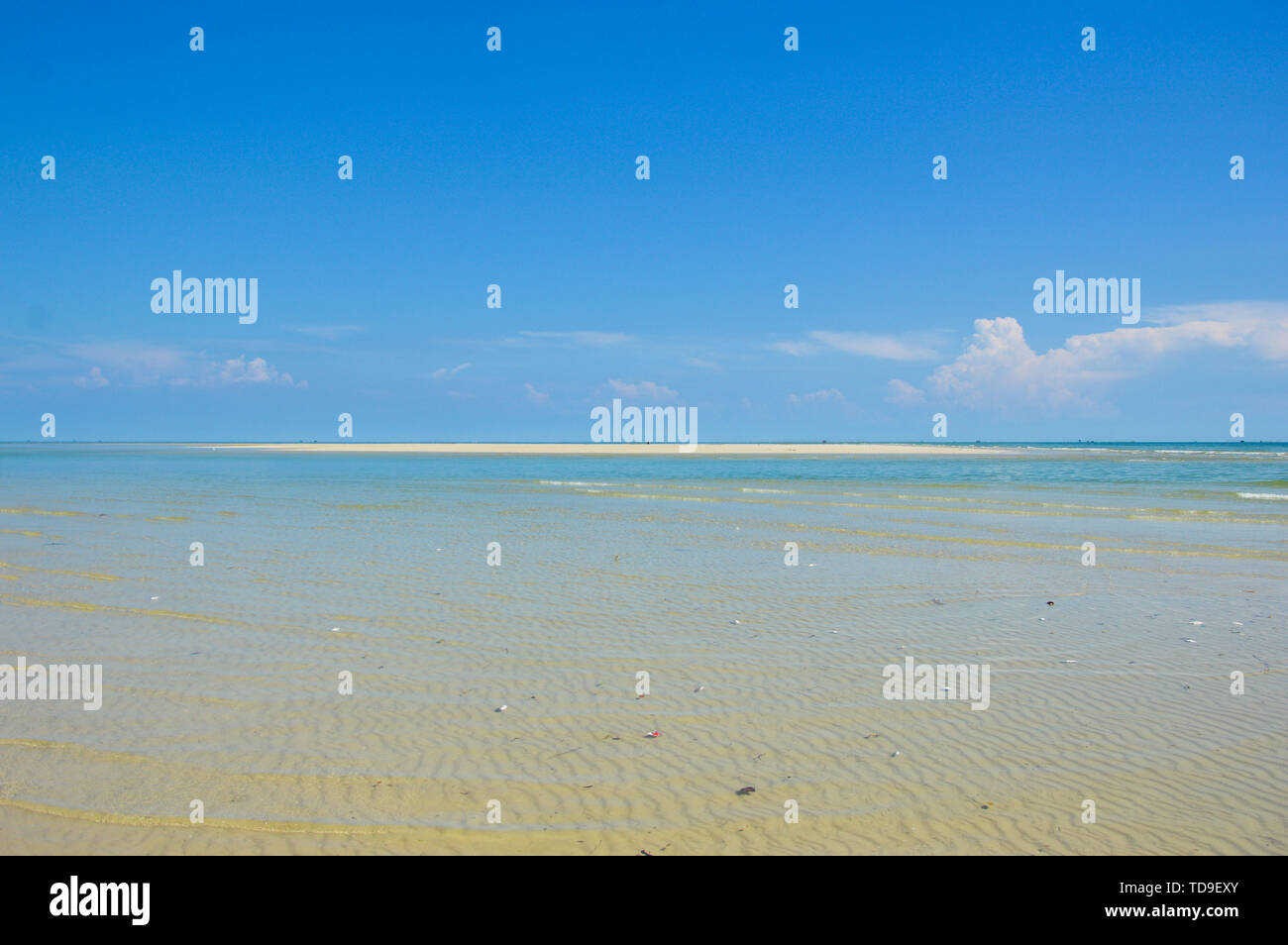 Hot silver sand hi-res stock photography and images - Alamy