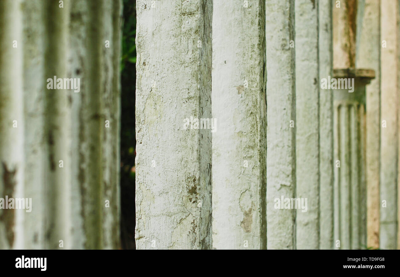 Continuous columns of the corridor Stock Photo - Alamy