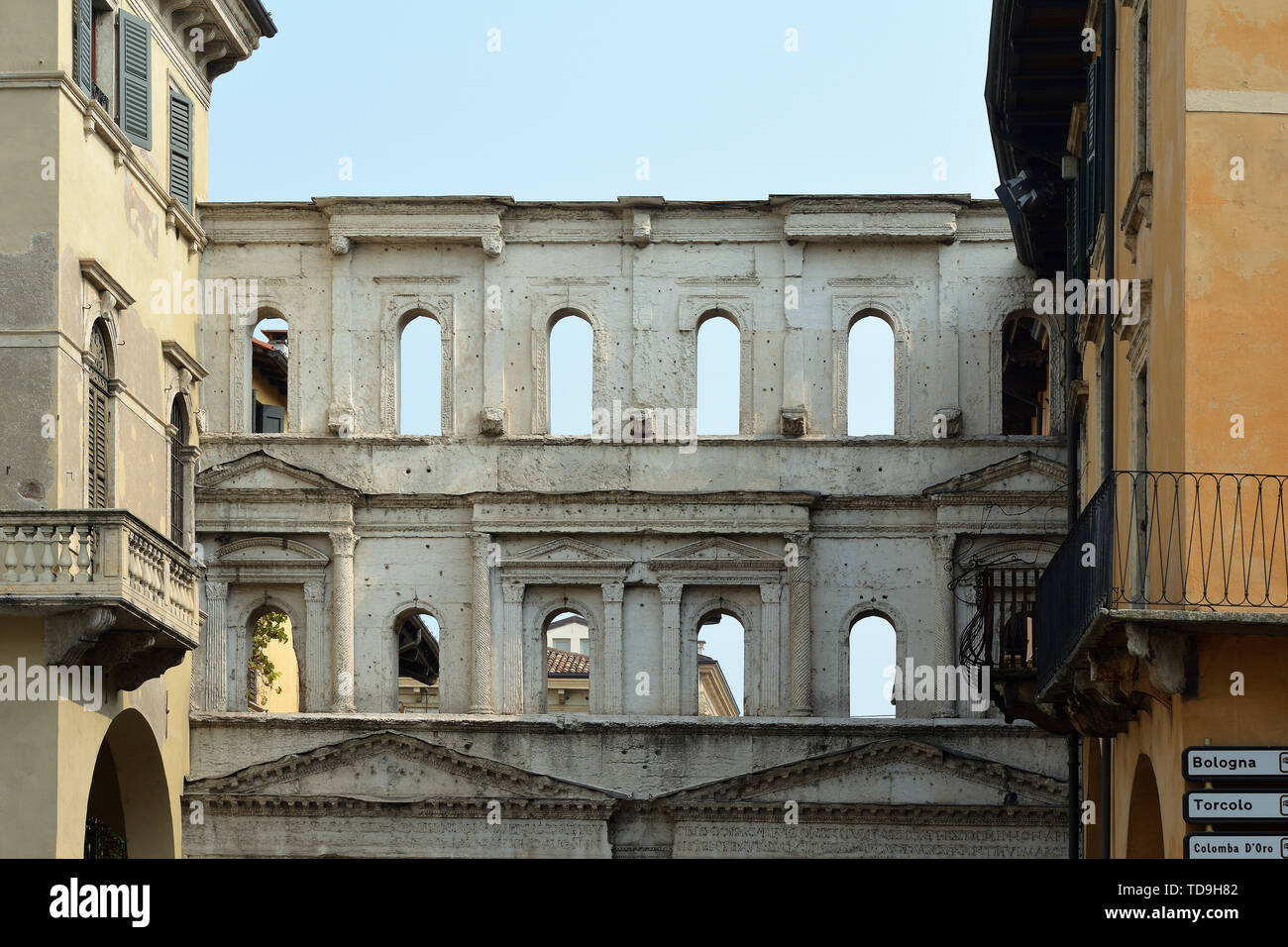 Ancient Roman Gate High Resolution Stock Photography and Images - Alamy