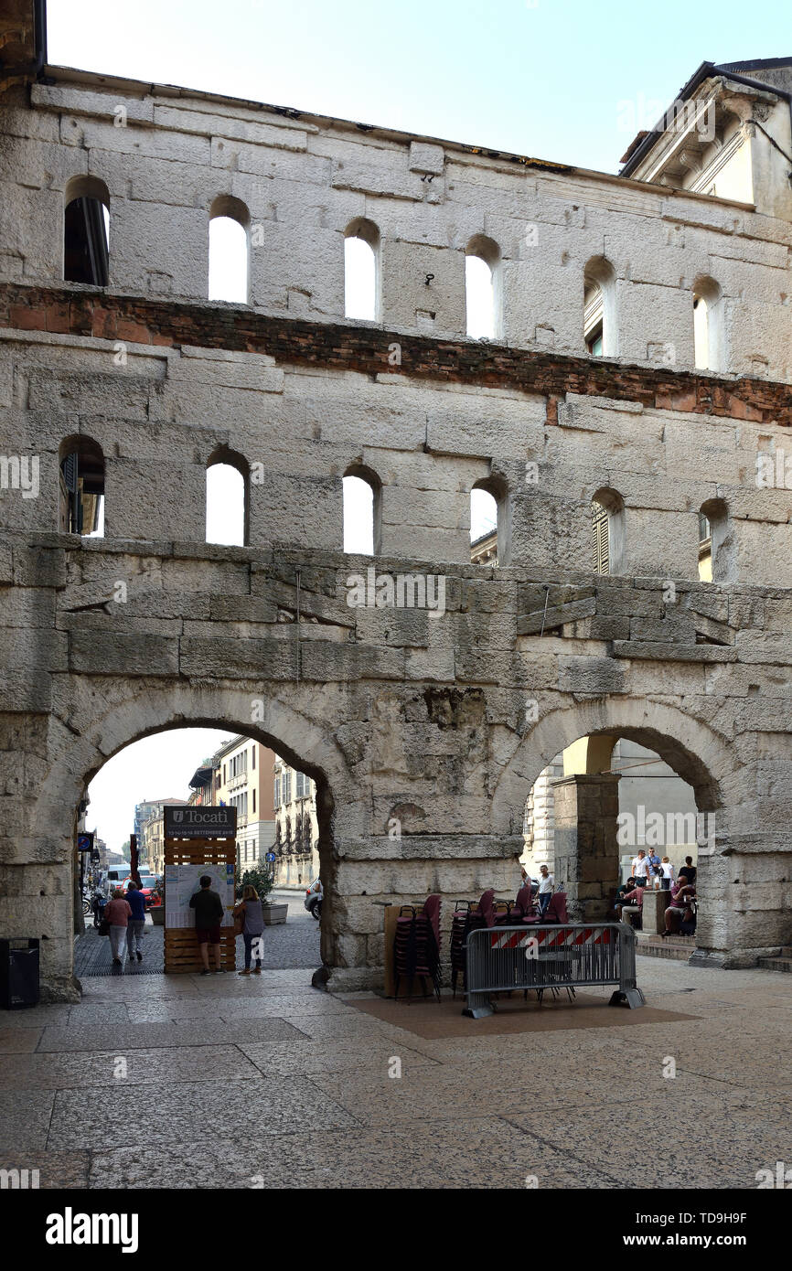 Ancient Roman gate Porta Borsari from the 1st century of Verona - Italy ...