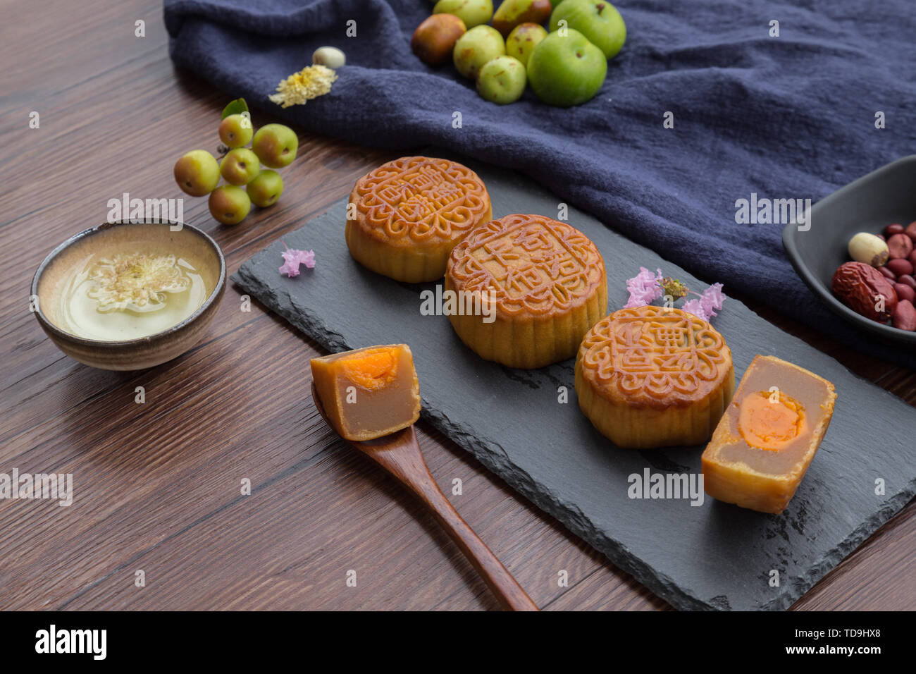 Mid autumn festival moon cakes wide style moon cakes hi-res stock ...
