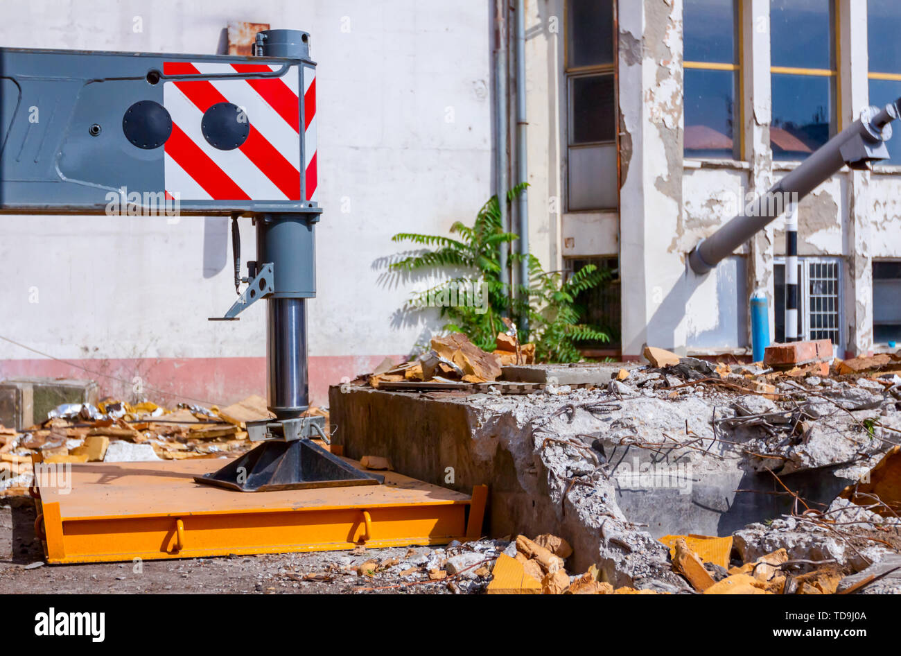 Extended side hydraulic outrigger to increase crane stability until is ...