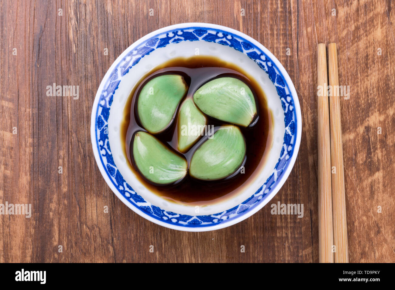 Garlic valves hi-res stock photography and images - Alamy