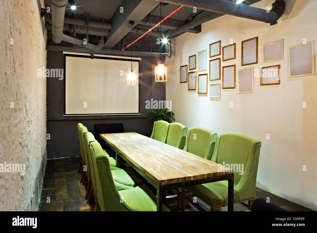 empty meeting room and conference table Stock Photo - Alamy