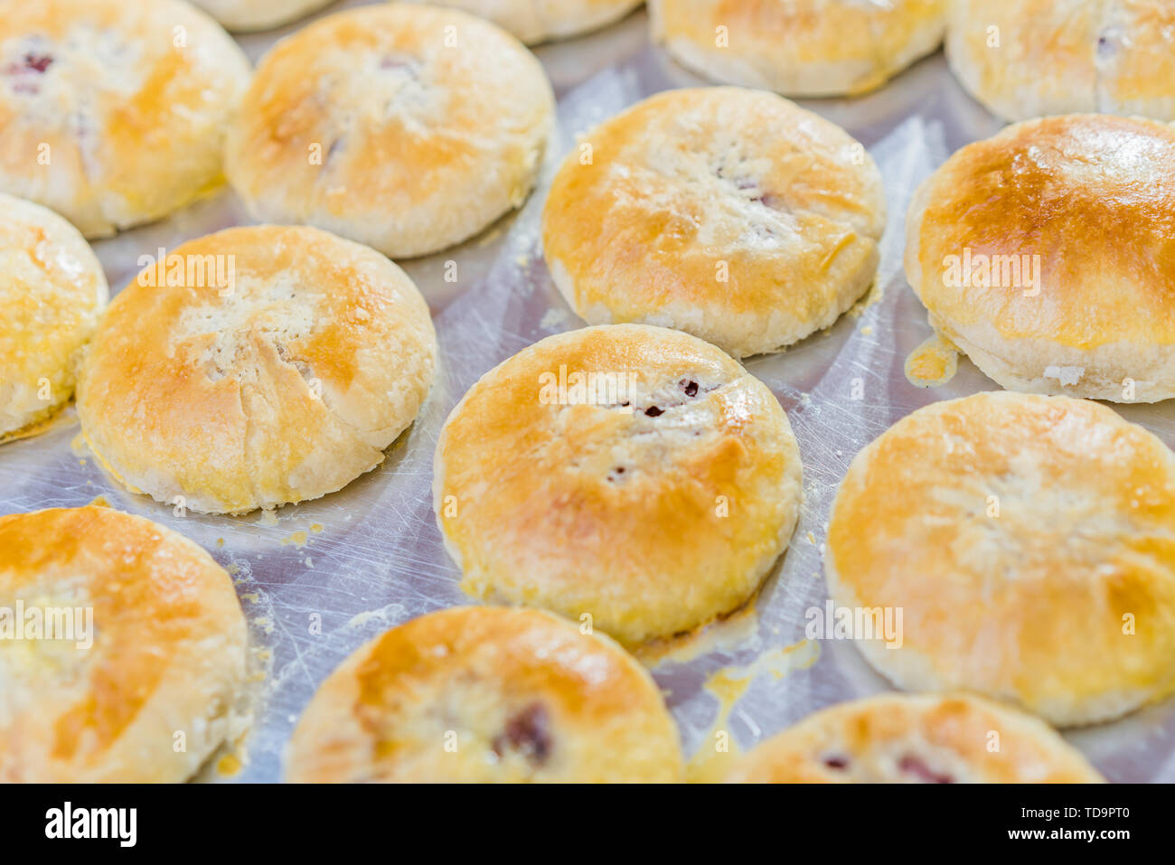 Rose flower cake china hi-res stock photography and images - Alamy