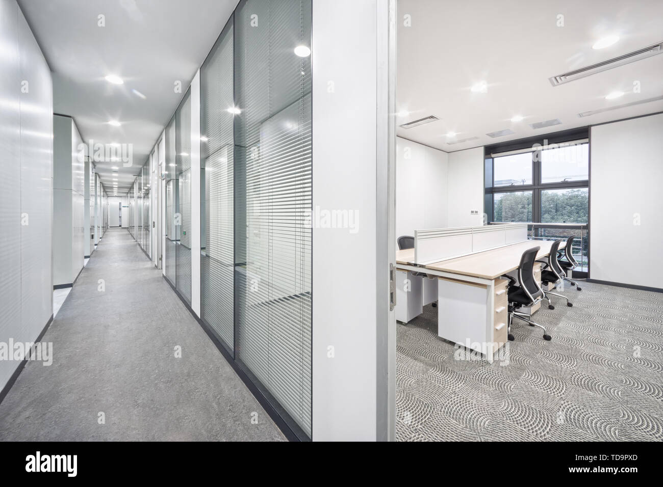 modern office room and corridor interior Stock Photo - Alamy