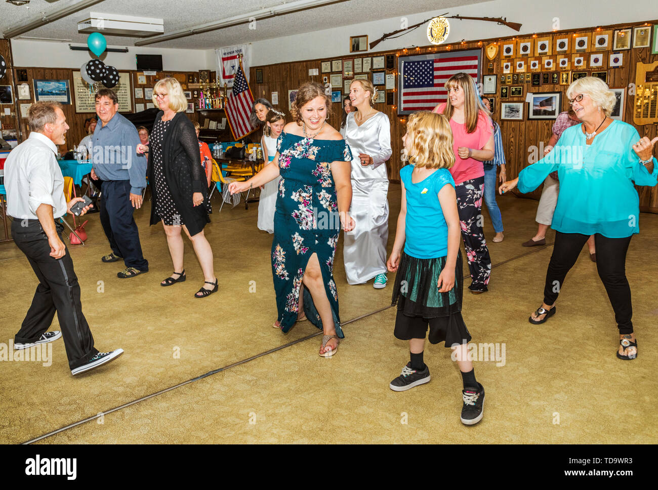 Line dancing hi-res stock photography and images - Alamy