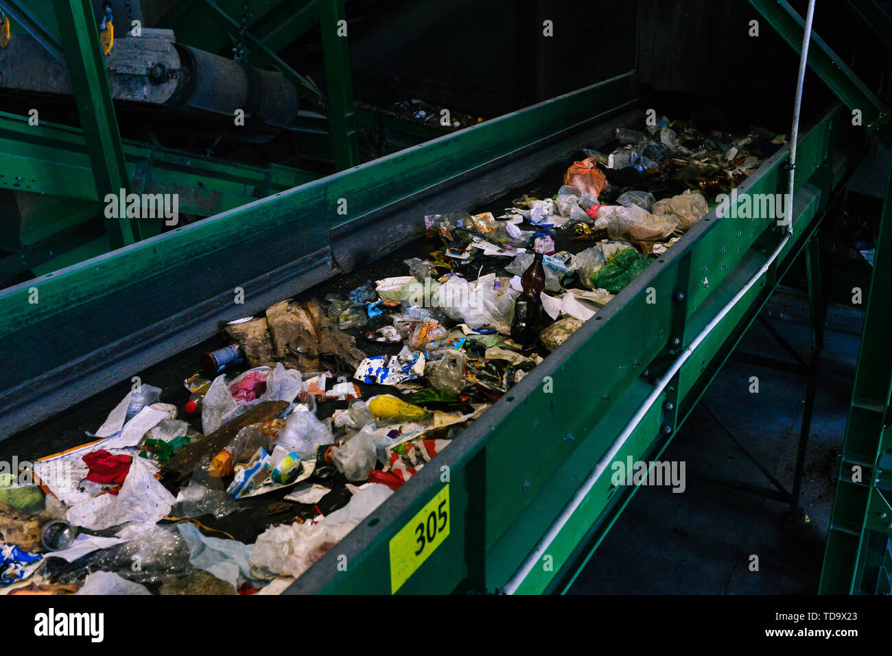 Recycling and sorting of household waste. Distribution by fractions ...