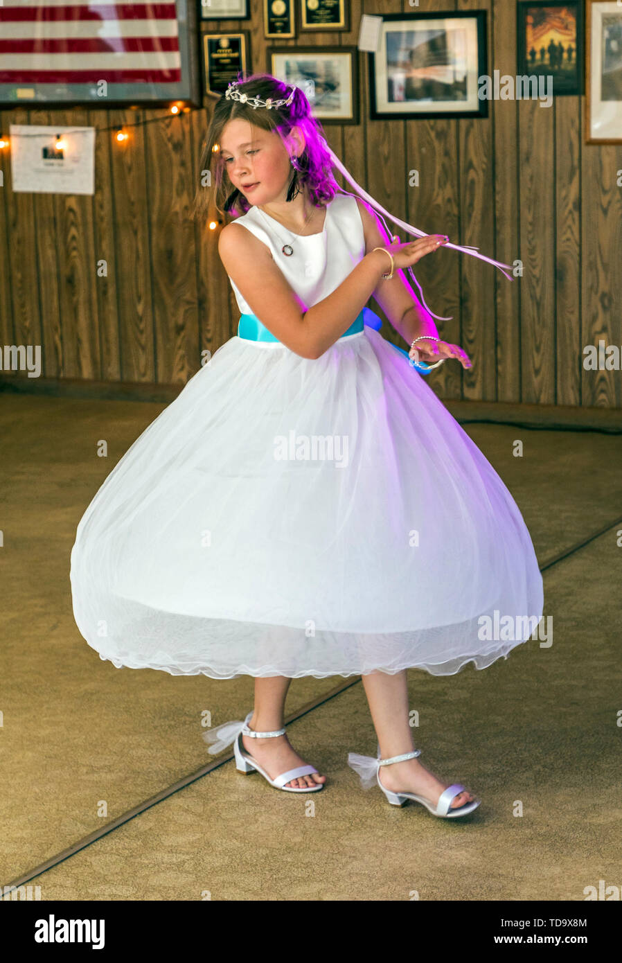 Little Girl Dancing At Wedding Goes Viral Must Watch at Aiden Ann blog