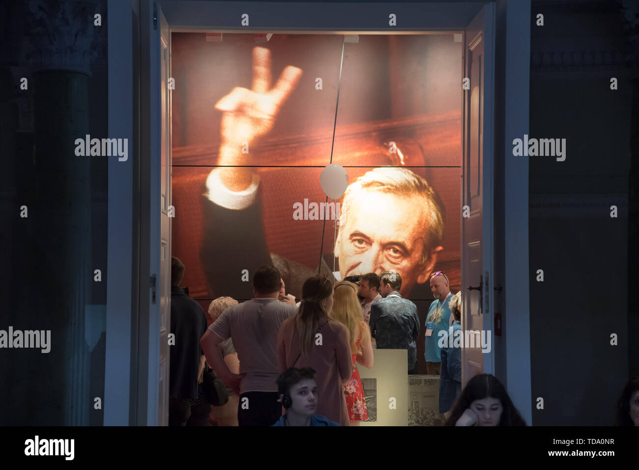 1989 polish round table agreement hi-res stock photography and images ...