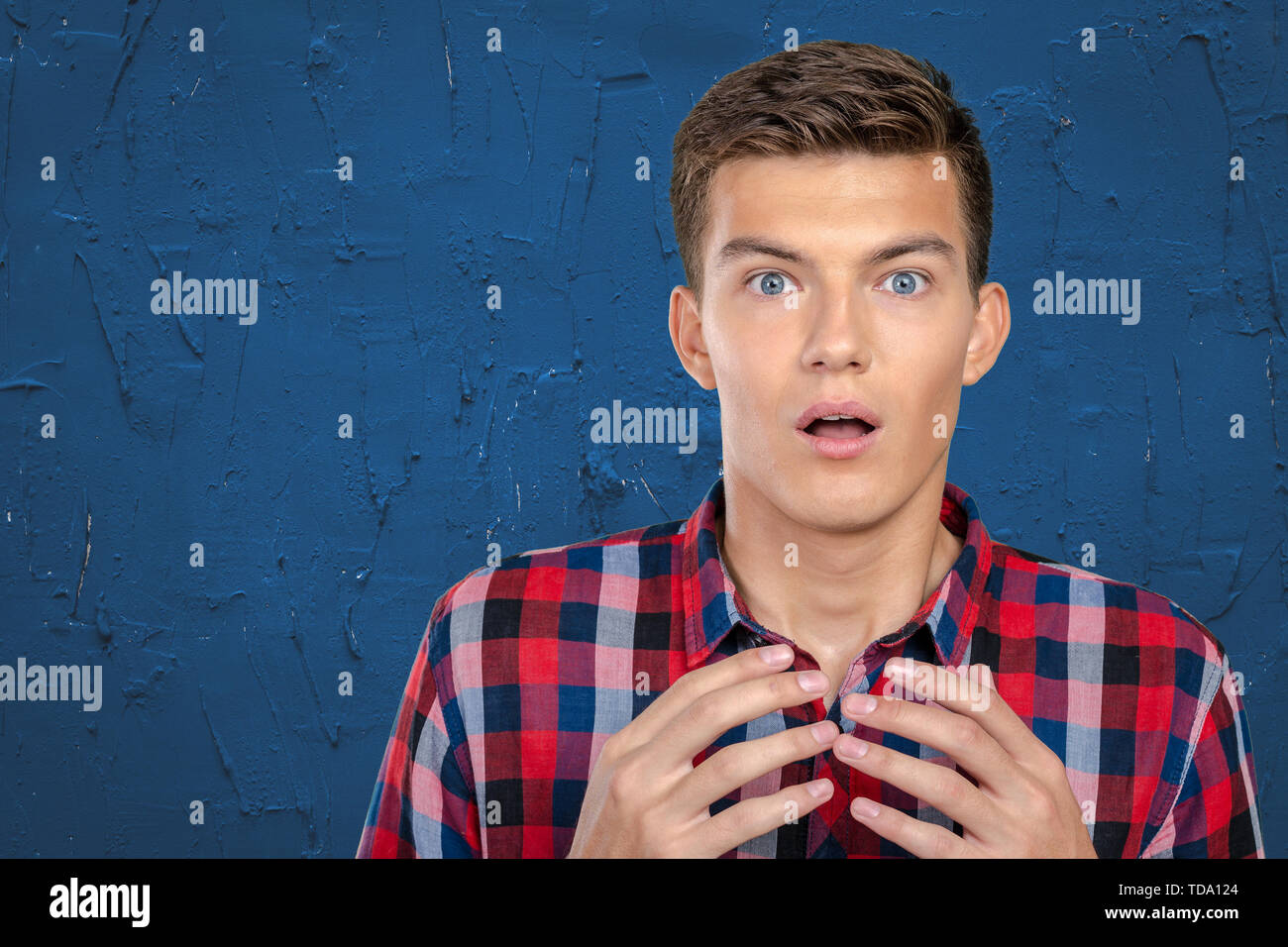 portrait of amazed man Stock Photo - Alamy