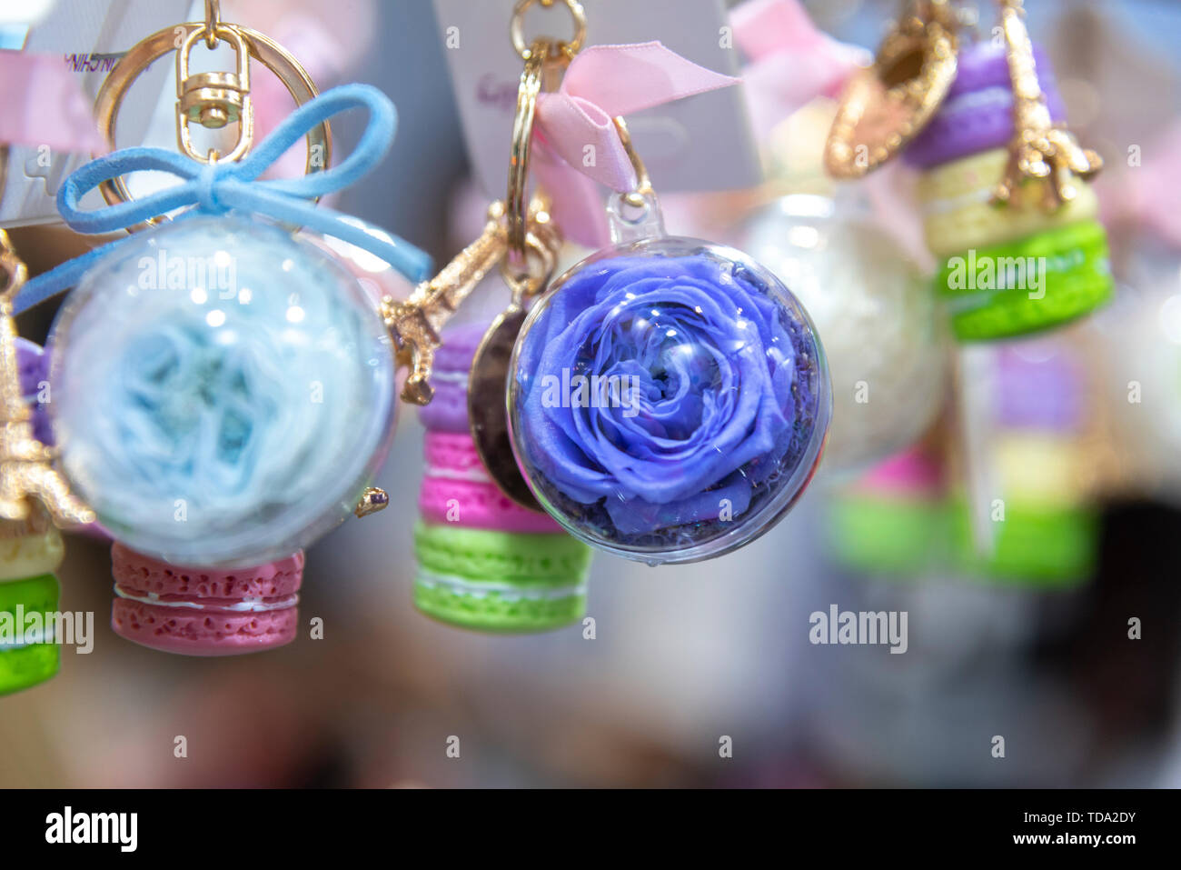 Chain flower bouquets hi-res stock photography and images - Alamy