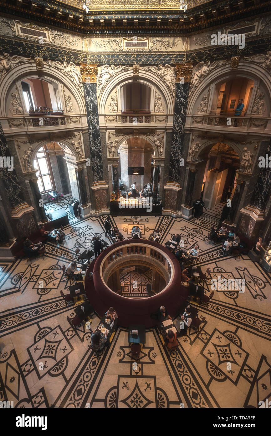 Round palace museum of art history museum leisure coffee shop hi-res ...