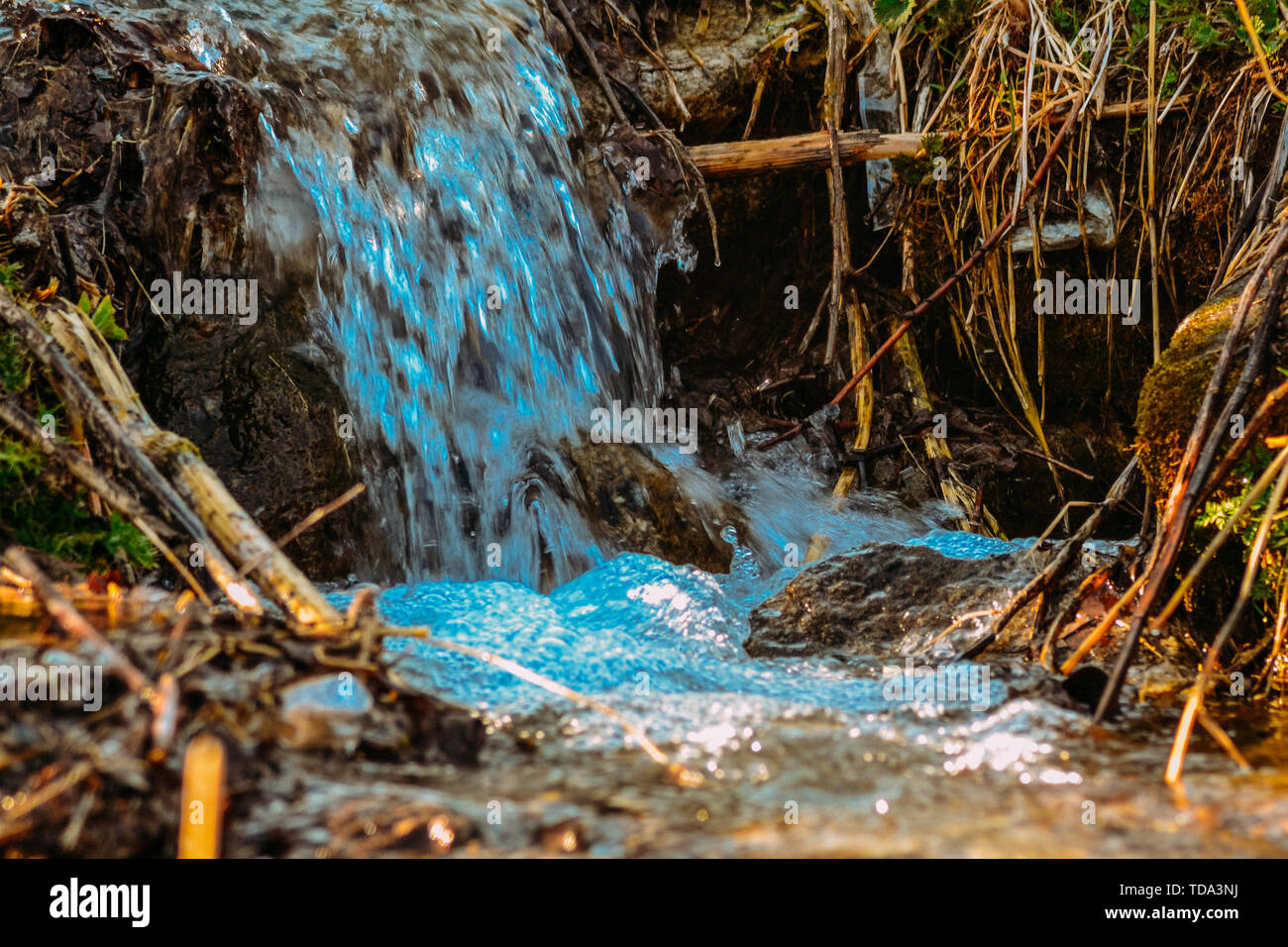 Real waterfall hi-res stock photography and images - Alamy