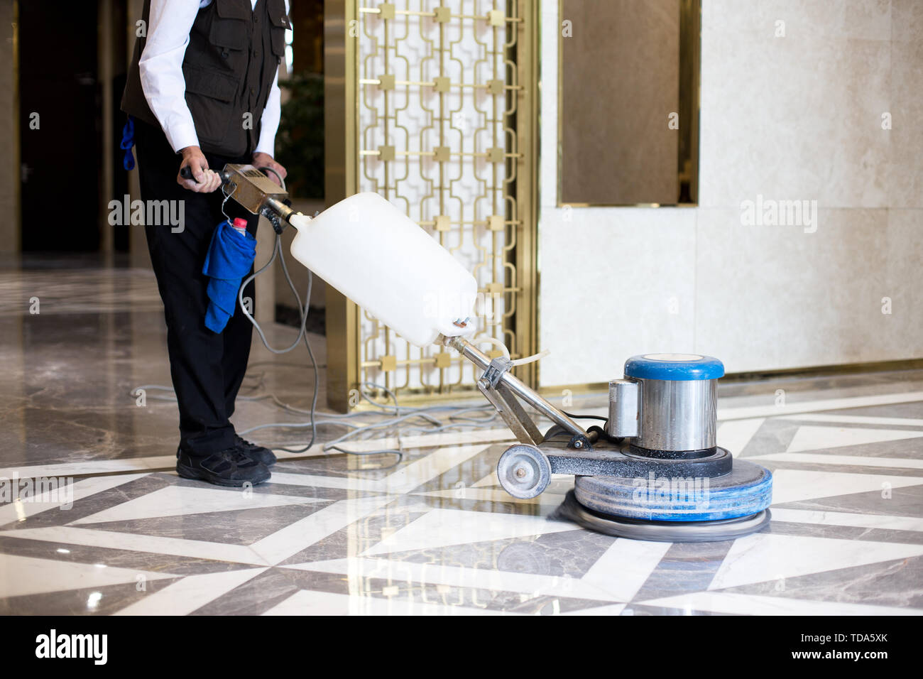 Floor polishing machine hi-res stock photography and images - Alamy
