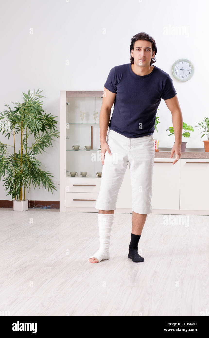 Crush injury leg hi-res stock photography and images - Alamy