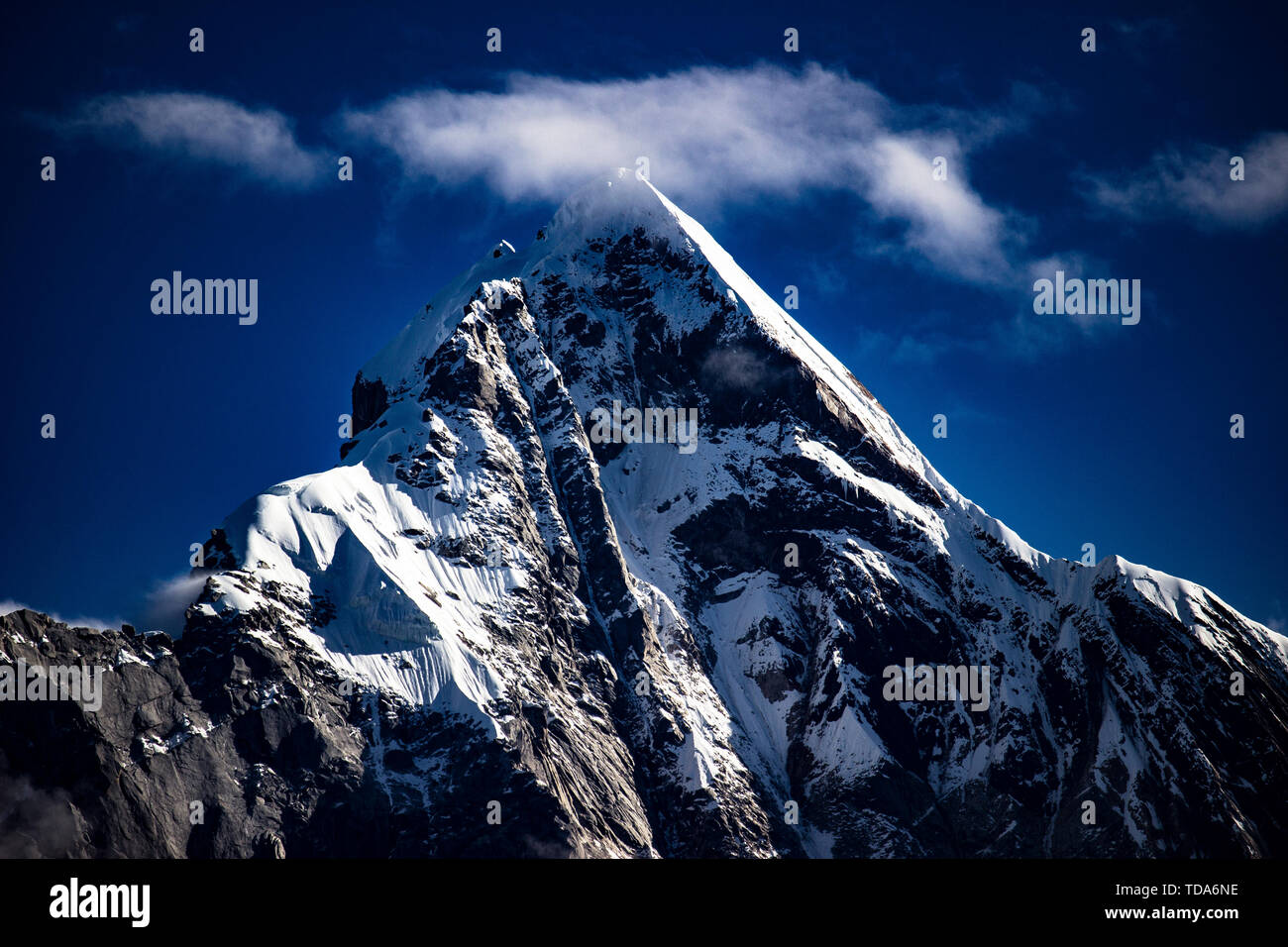 Shuangqiaogou overlooks Four Girls Mountain ---Yi Mei Feng Stock Photo ...