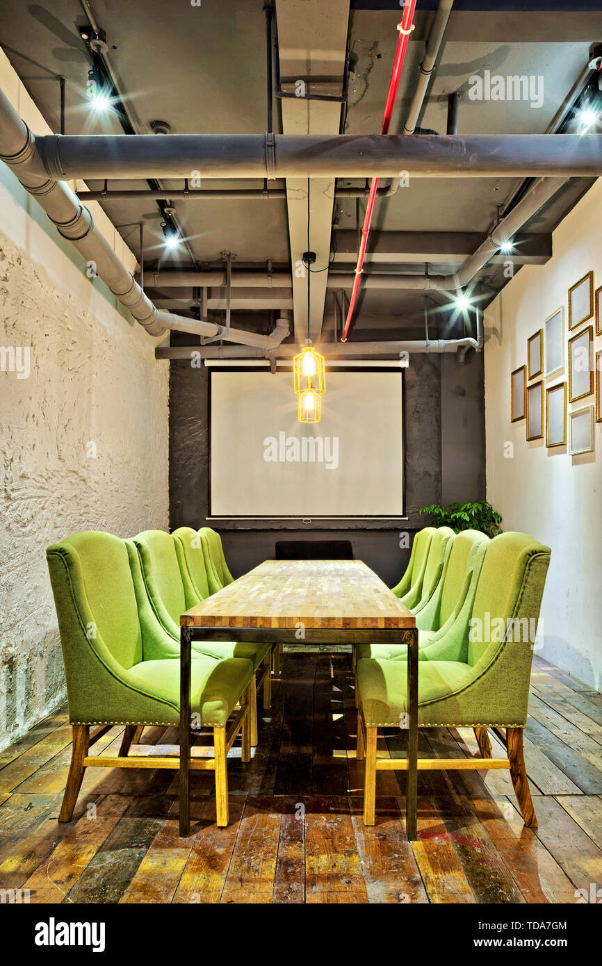 Conference table and chairs in meeting room Stock Photo - Alamy