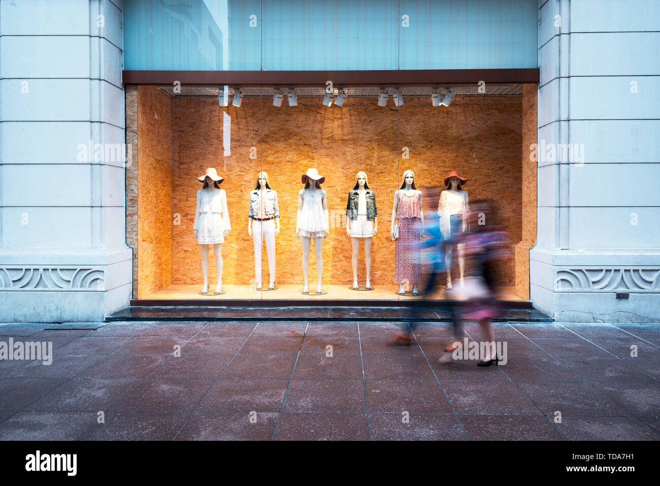 Stylish shopfront hi-res stock photography and images - Alamy